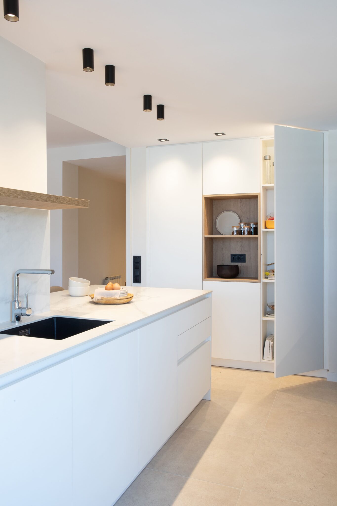 Transformamos una cocina cerrada en un espacio abierto - Hubel